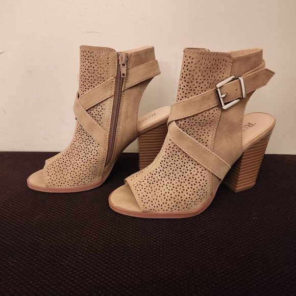 Restricted Mallow | Shoes | Womens Restricted Mallow Lazer Cut Strappy ...